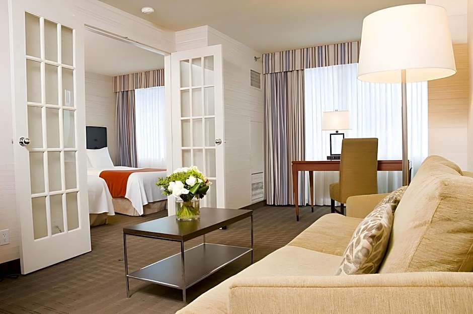 Top Hotels near BMO Field: Convenient stays in Toronto